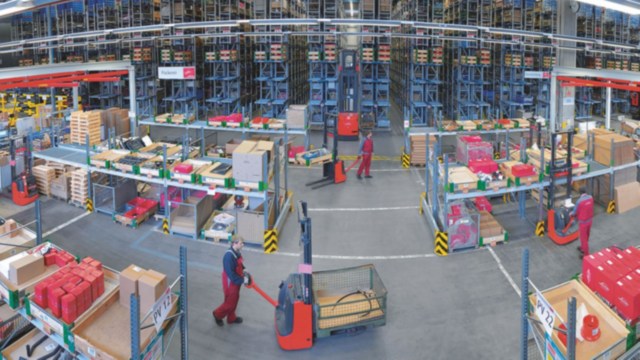 Chariots automatisés AGV AMR | Fenwick-Linde